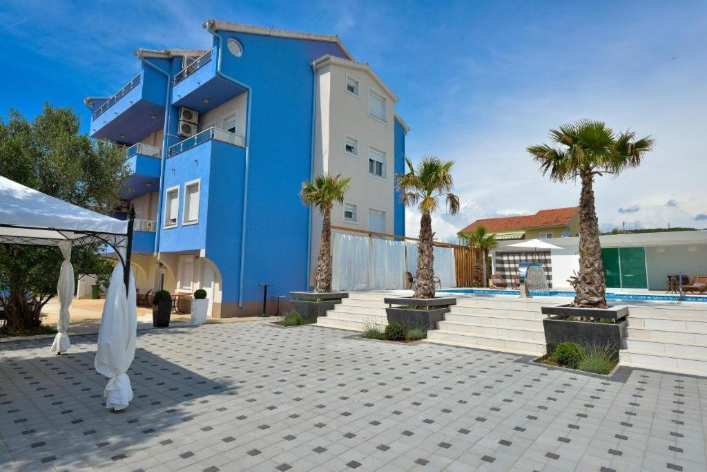 Boutique Residence Cosmopolis | Luxury Villas, Apartments & Rooms ...